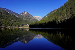 Valle de Zechawa de Jiuzhaigou de China.